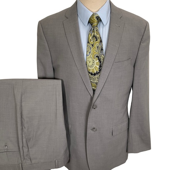 Joseph A Bank | Suits & Blazers | Joseph Jos A Bank Suit Mens 43l 34w ...
